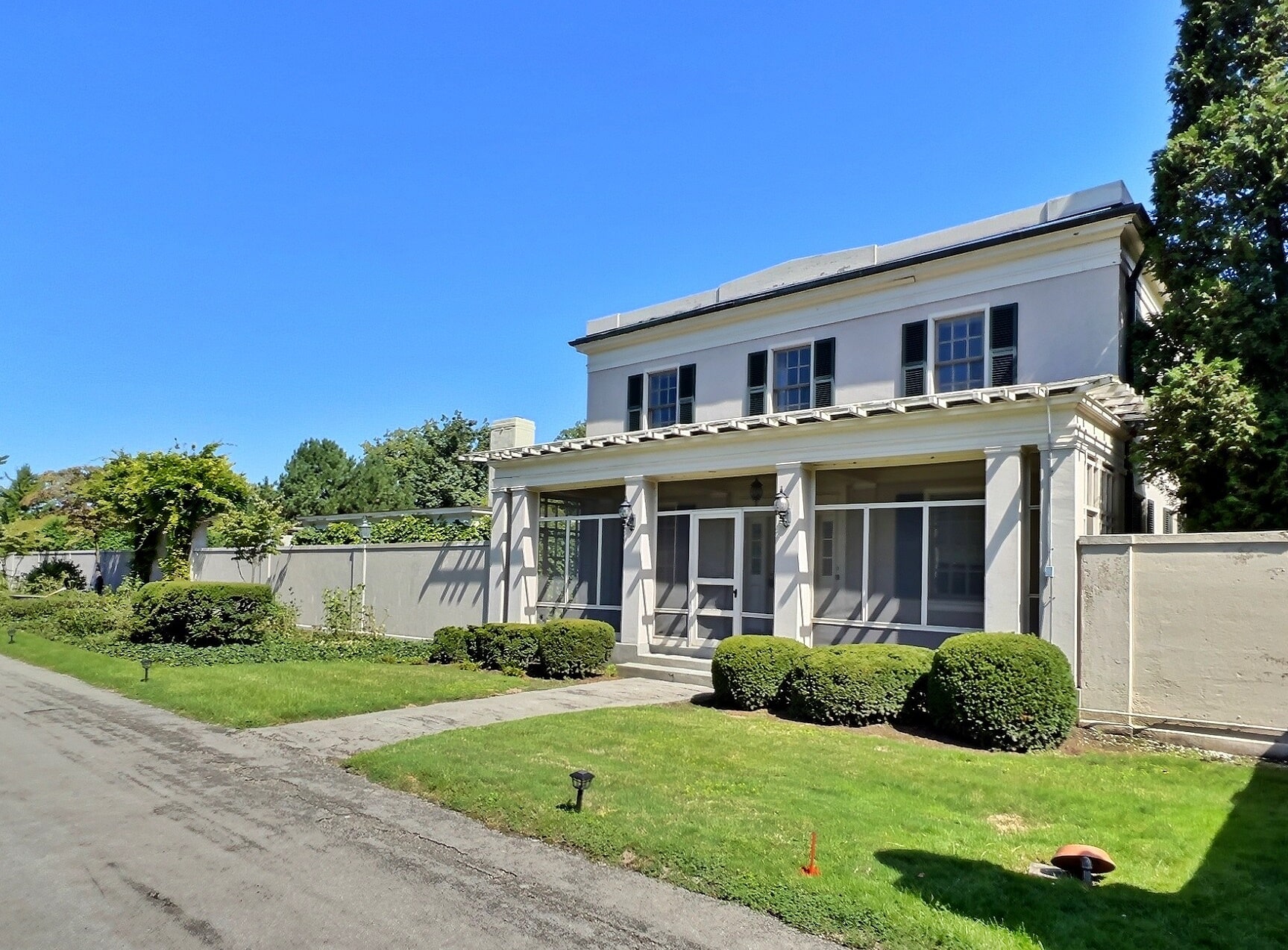 12407 Lake Shore Boulevard Carriage House - Chestnut Hill Realty Inc.