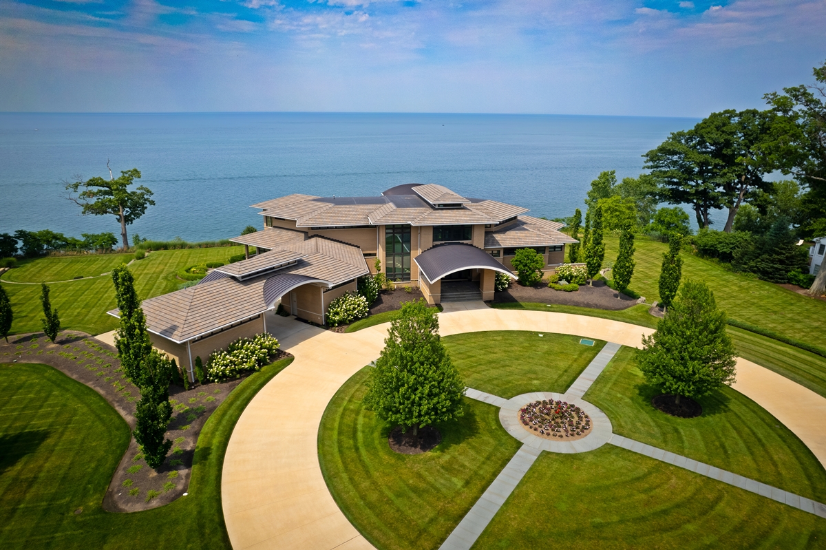 26000 Lake Road - Chestnut Hill Realty Inc.