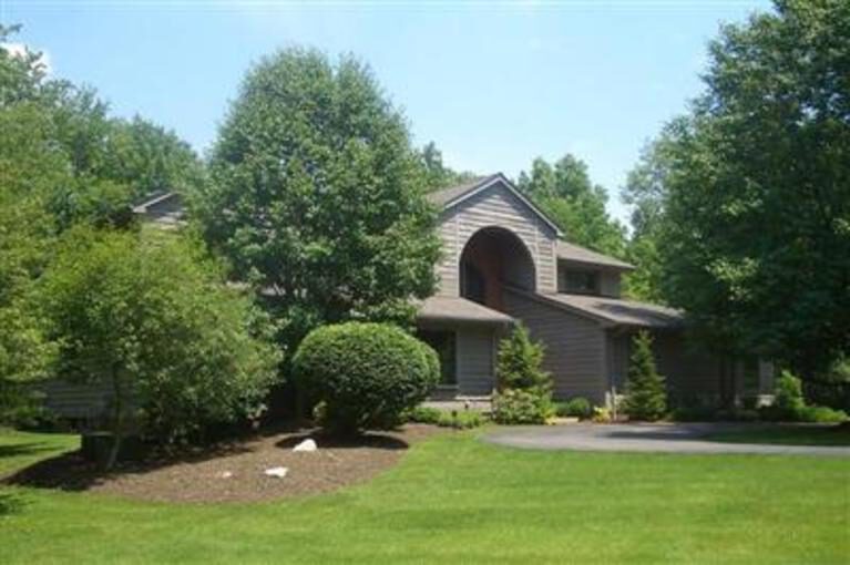 45 Stonewood Dr - Chestnut Hill Realty Inc.